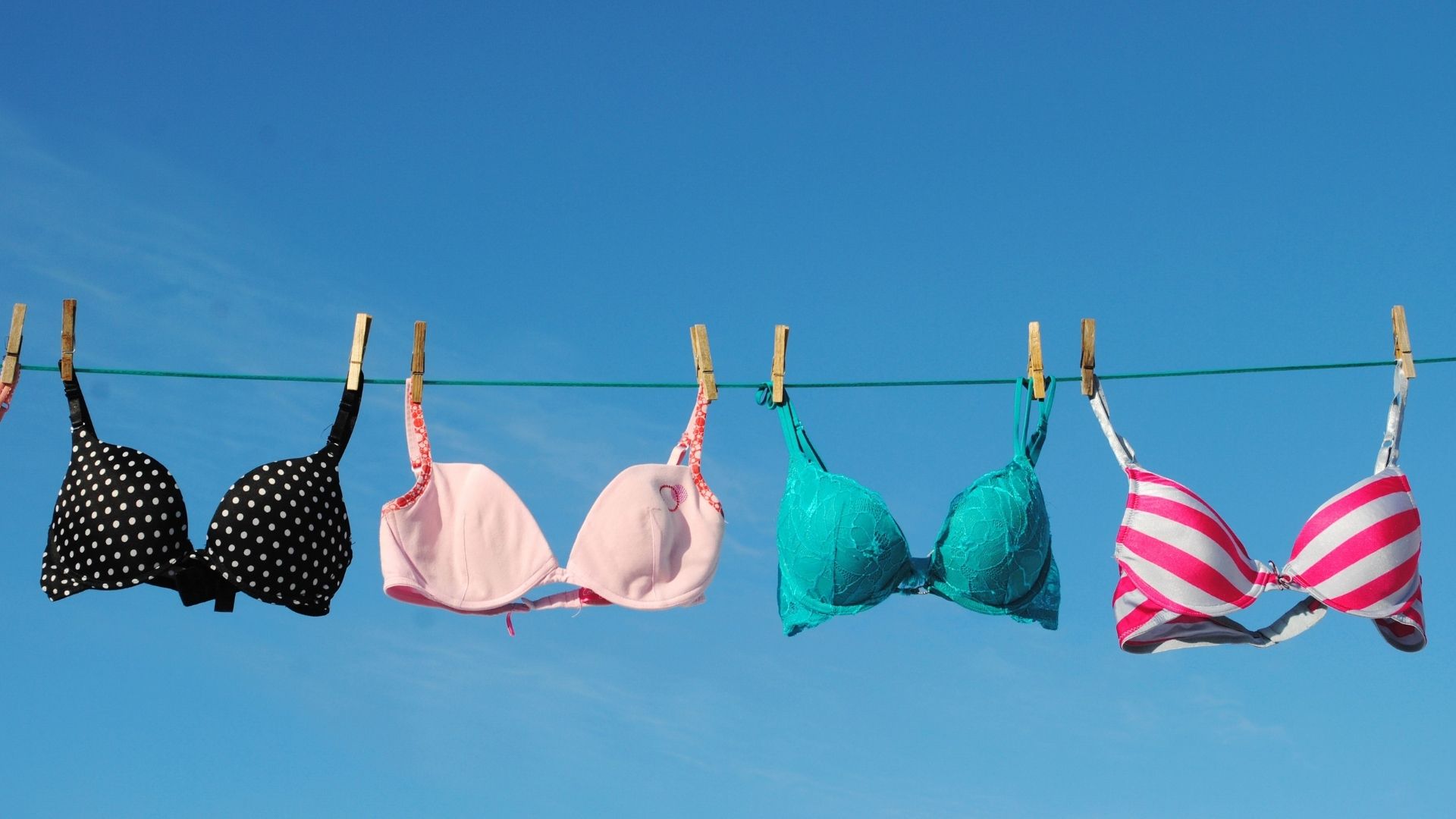 How To Stop Boobs Falling Out of Your Bra - No More Breast Spillage or ...